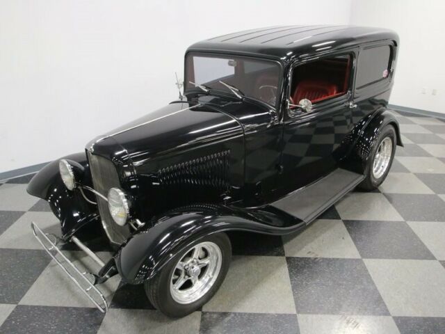 1932 Ford Sedan Restomod LS3 for sale: photos, technical specifications ...