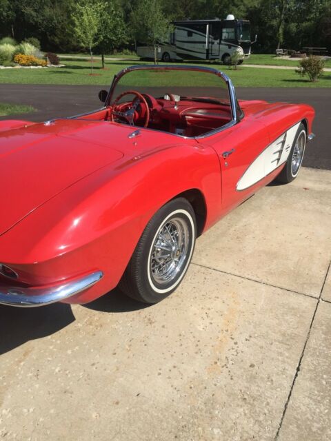 61 CORVETTE CONVERTIBLE for sale: photos, technical specifications ...