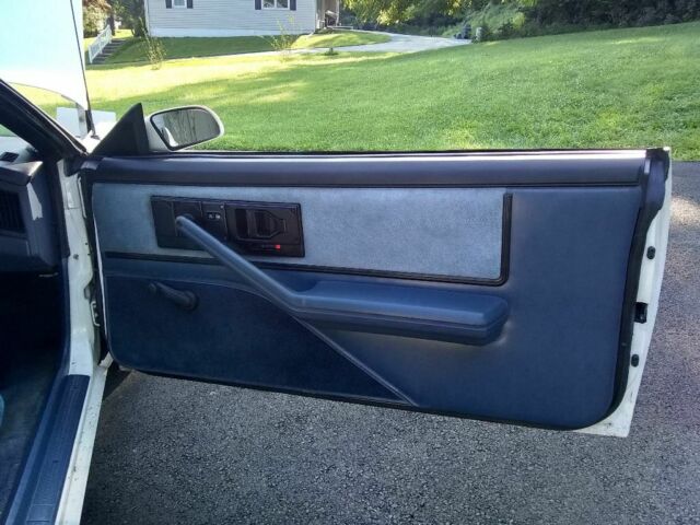 84 Pontiac firebird for sale: photos, technical specifications, description